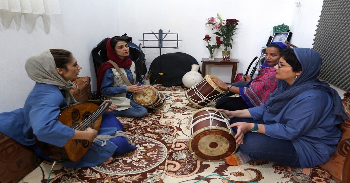 Irani female-folks' 'All-women band' still struggles for a break-through